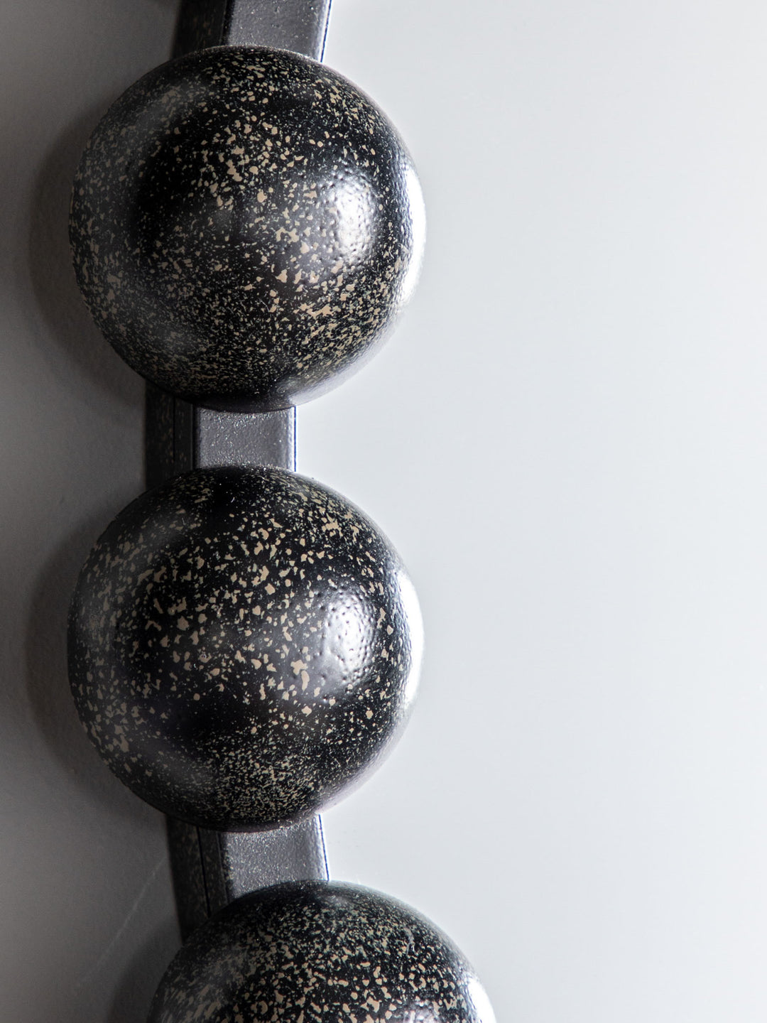 Bellagio Black Bobble Round Mirror | Hudson Home