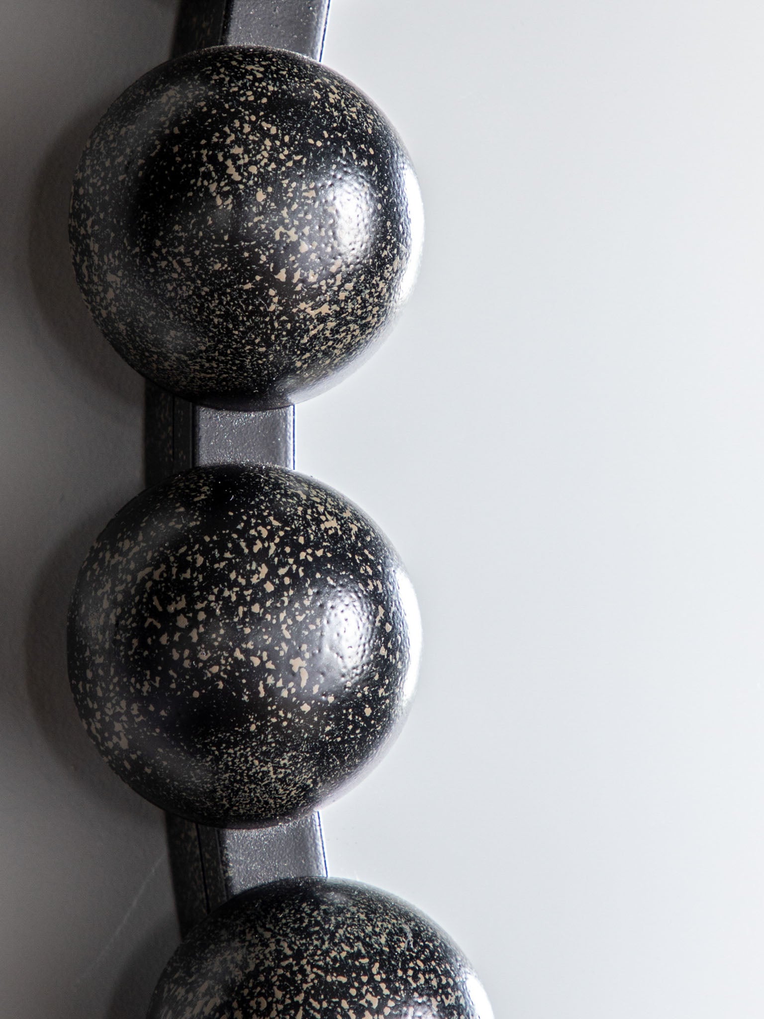 Bellagio Black Bobble Round Mirror | Hudson Home